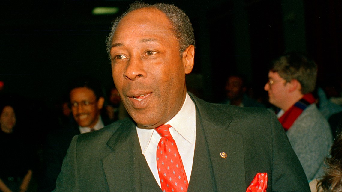 'Lean on Me' inspiration Joe Clark dies at 82 | ksdk.com