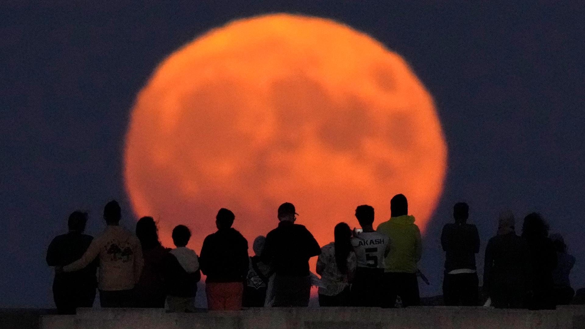 Harvest moon: How to watch the supermoon, lunar eclipse Tuesday | ksdk.com