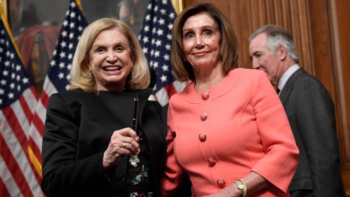 Pelosi doles out impeachment pens, a signing tradition | ksdk.com