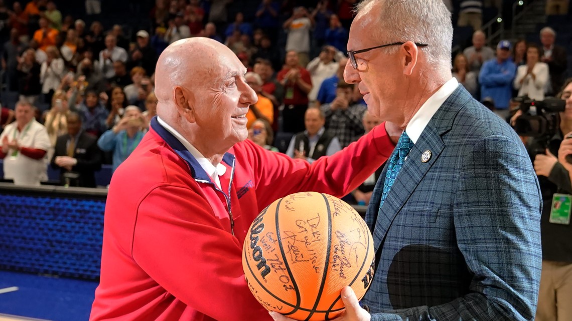 Dick Vitale makes emotional return at SEC basketball tournament | ksdk.com