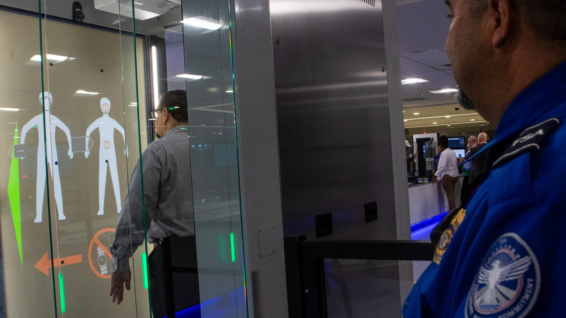 TSA unveils passenger self-screening lanes at Vegas airport | ksdk.com