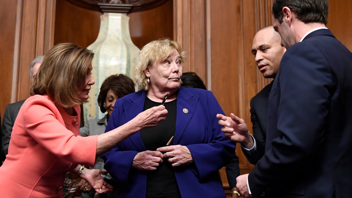 Pelosi doles out impeachment pens, a signing tradition | ksdk.com