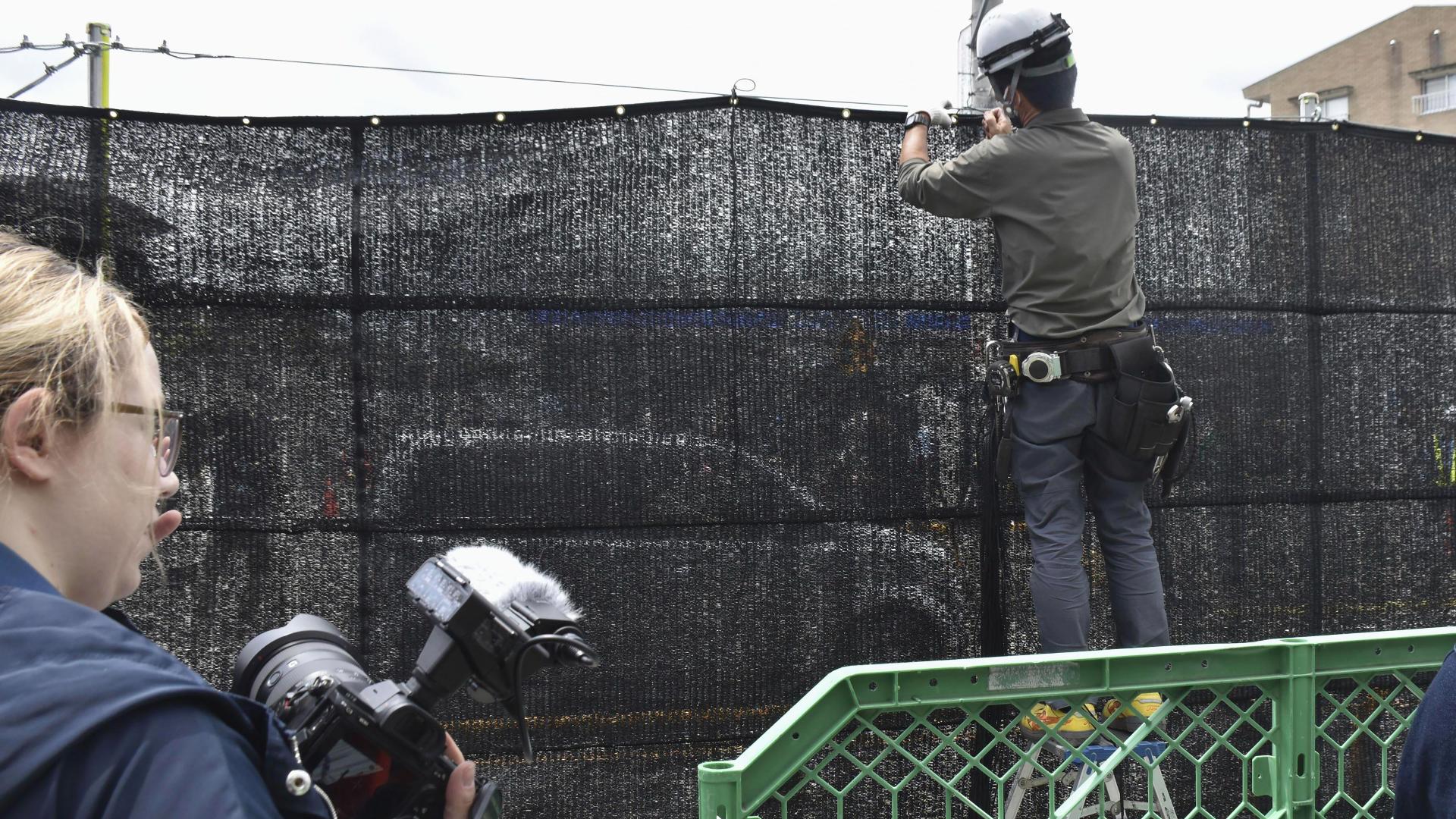 Japanese town erects screen to stop tourist photos of Mt. Fuji | ksdk.com