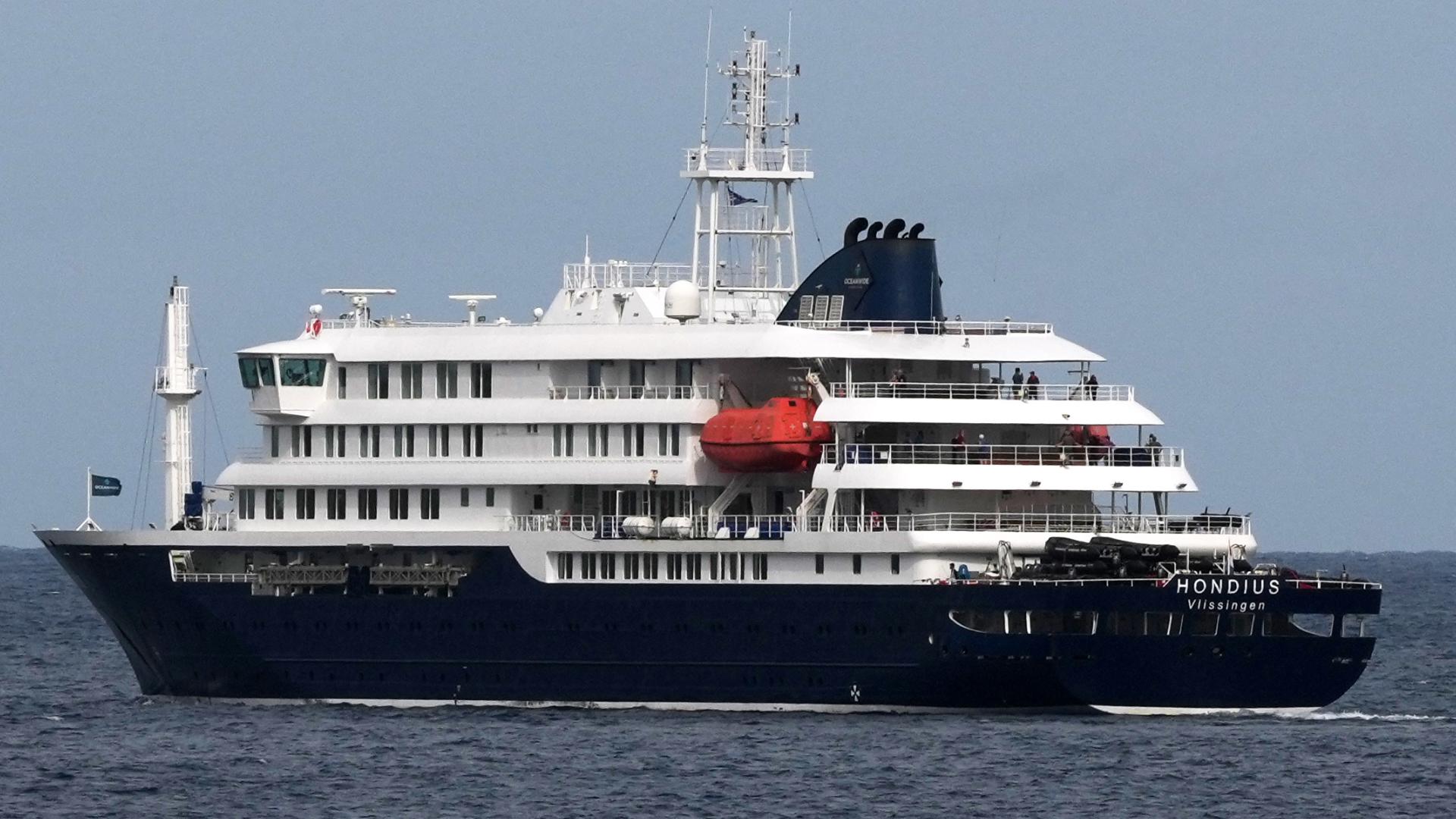 Health officials track dozens who left hantavirus-stricken ship after ...