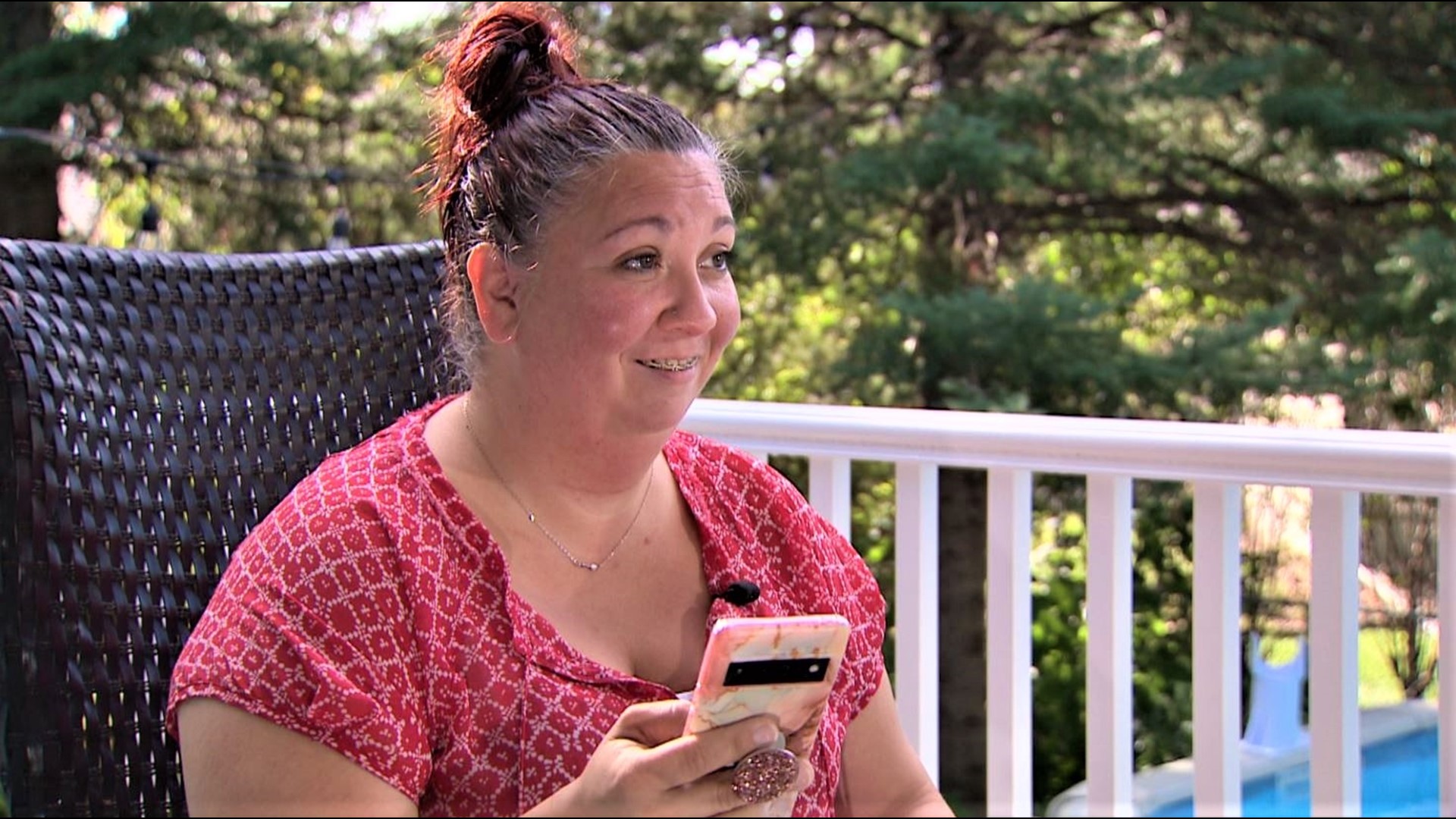 Social media buzzes over hand-holding mystery couple | ksdk.com