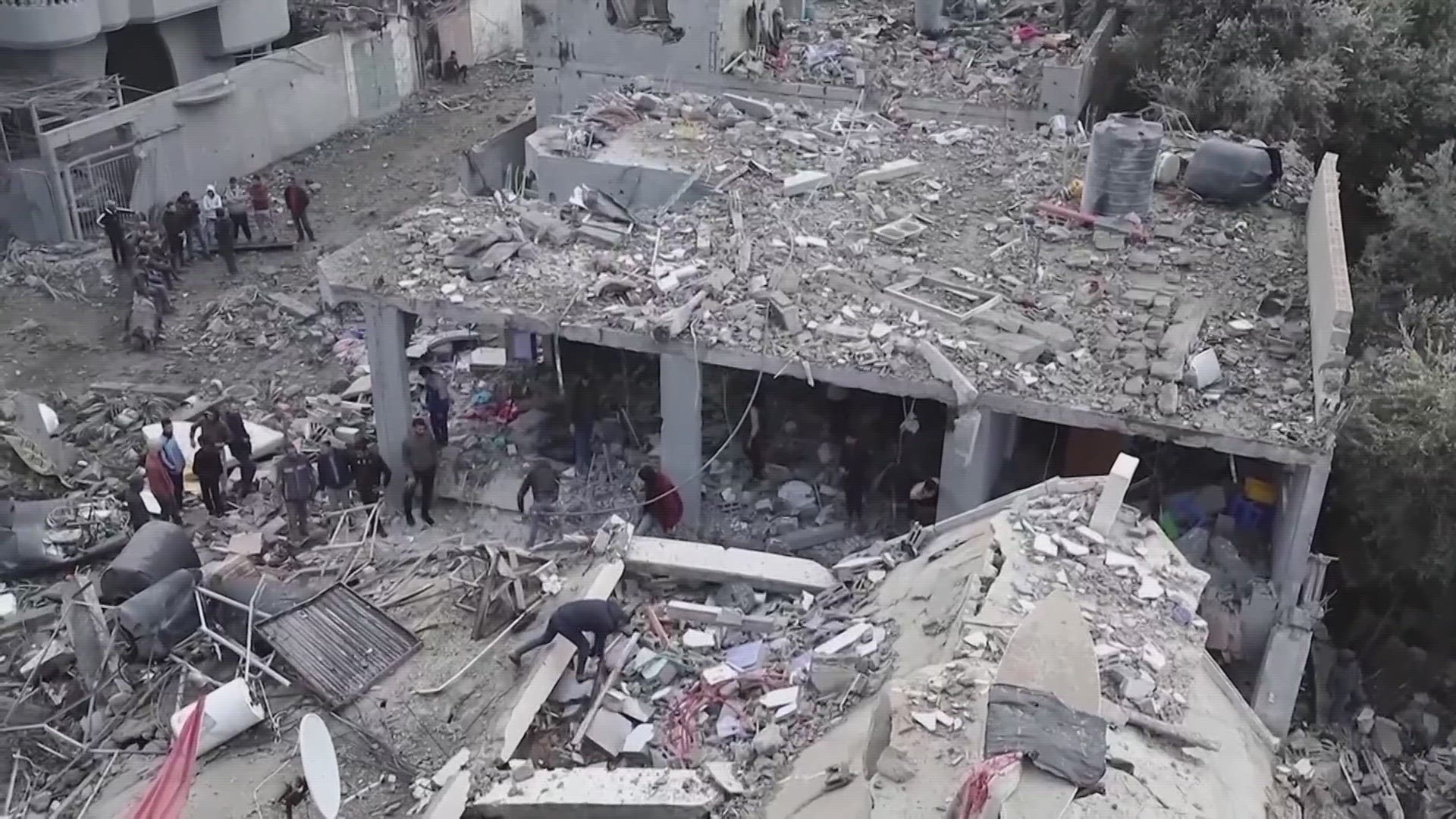 Israel continues push into central Gaza with more bombardments | ksdk.com