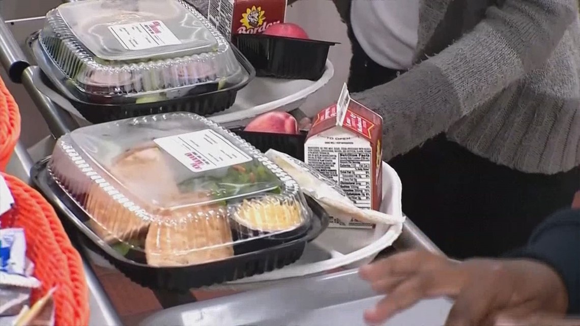 War on 'lunch shaming' prompts Seattle dad to wipe out school lunch ...