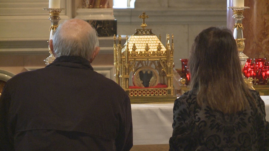 Cathedral Basilica displays St. John Vianney's 'incorrupt heart' relic ...