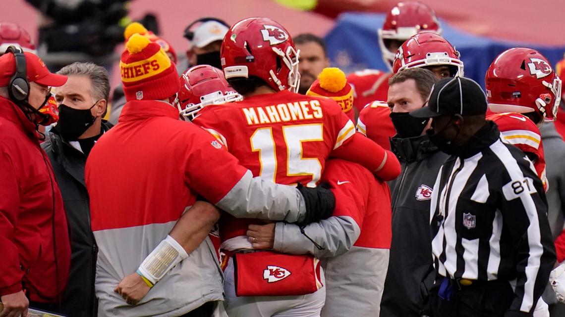 Mahomes 'doing good' after hit against Browns | ksdk.com