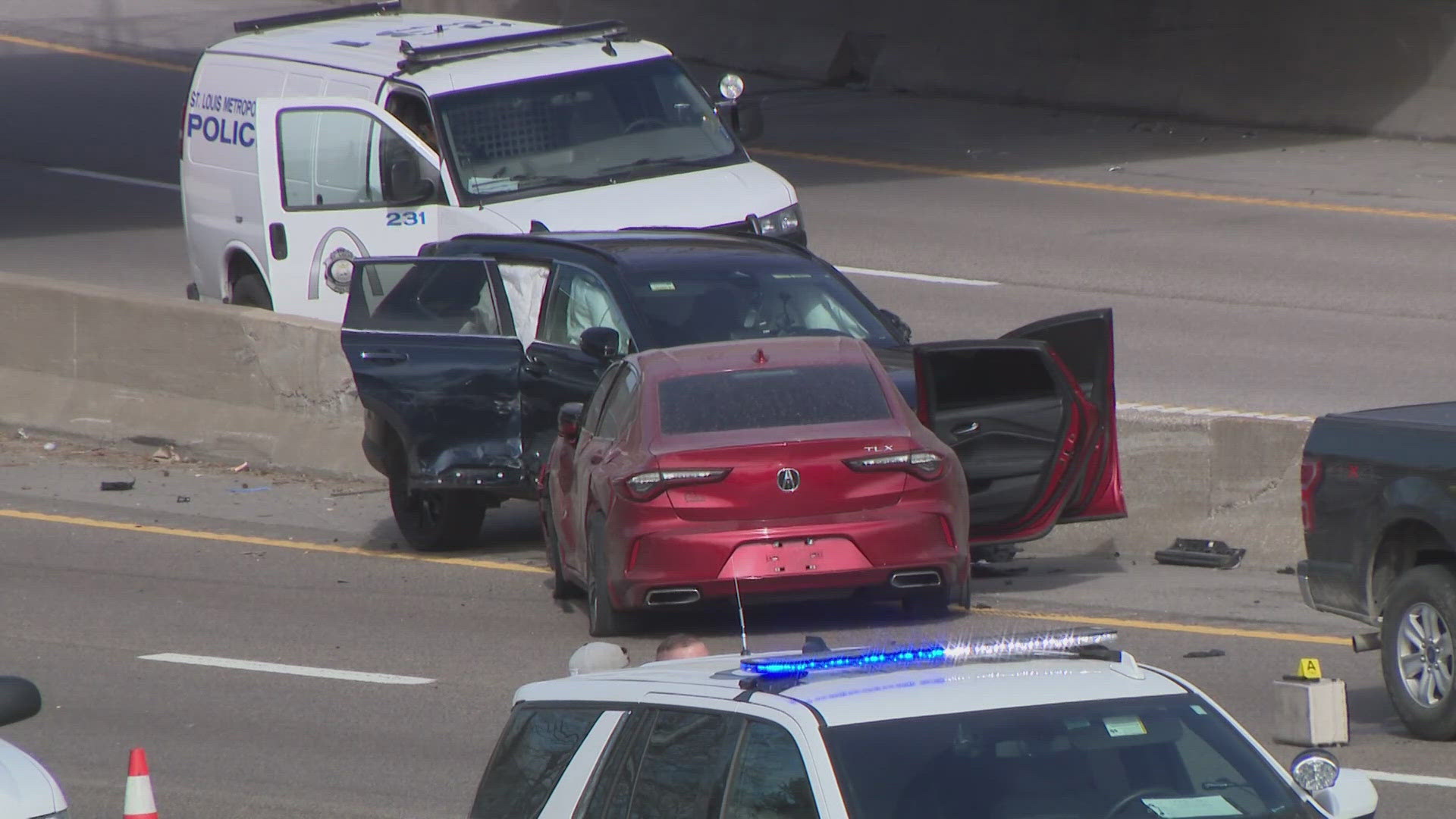 Man pleads guilty in crash that caused St. Louis police officer's leg ...