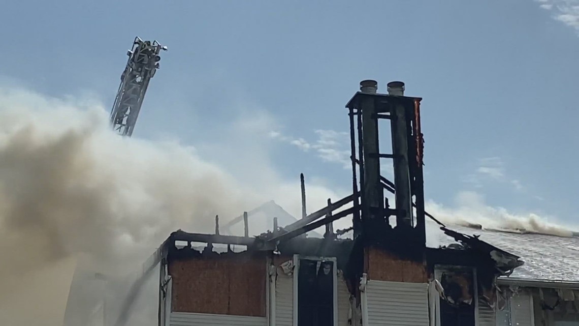 Crews battle massive apartment fire in O'Fallon, Missouri | ksdk.com
