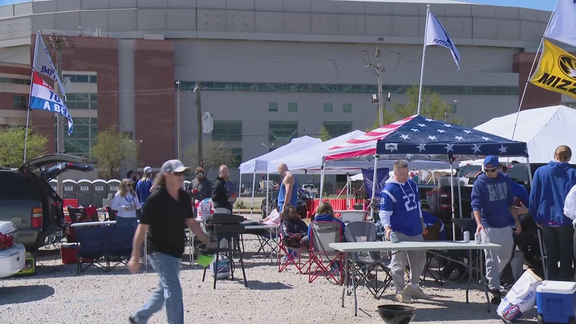 Battlehawks fans flock to downtown St. Louis for home opener | ksdk.com