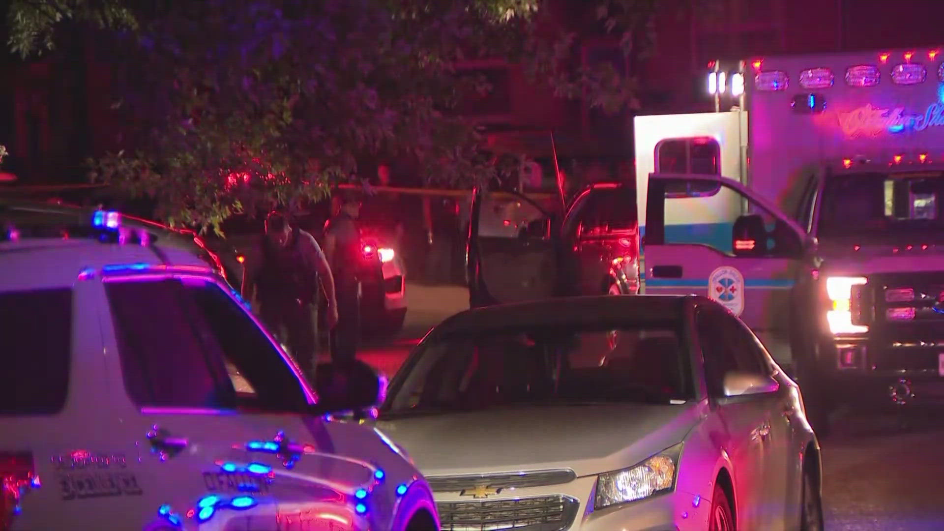 Man armed with knife fatally shot by police after stabbing 2 people in ...