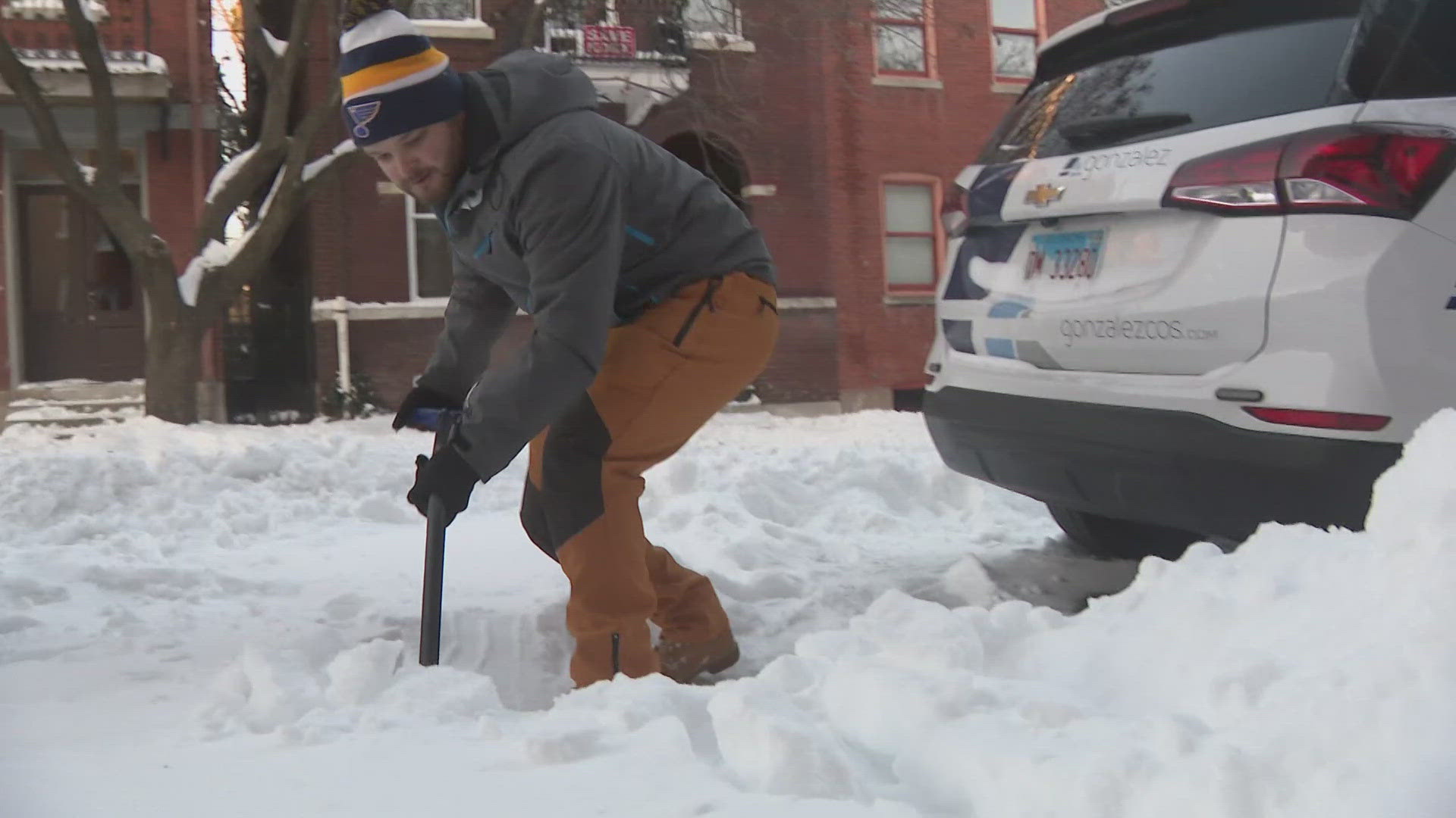 St. Louis residents dig out after winter storm | ksdk.com