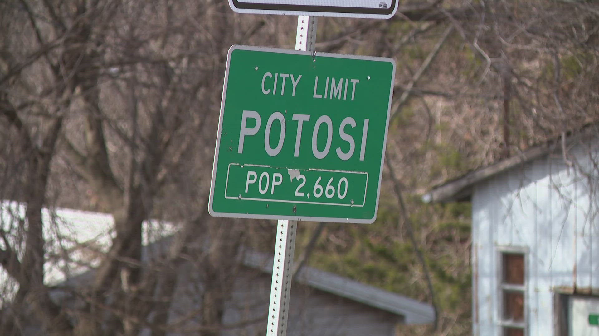 Officials still searching for several monkeys loose in north St. Louis ...