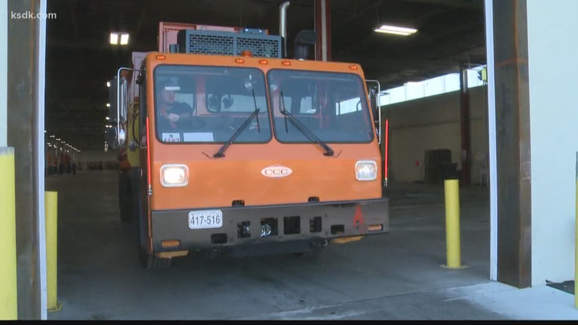 2 of St. Louis' new trash trucks are finally here | ksdk.com