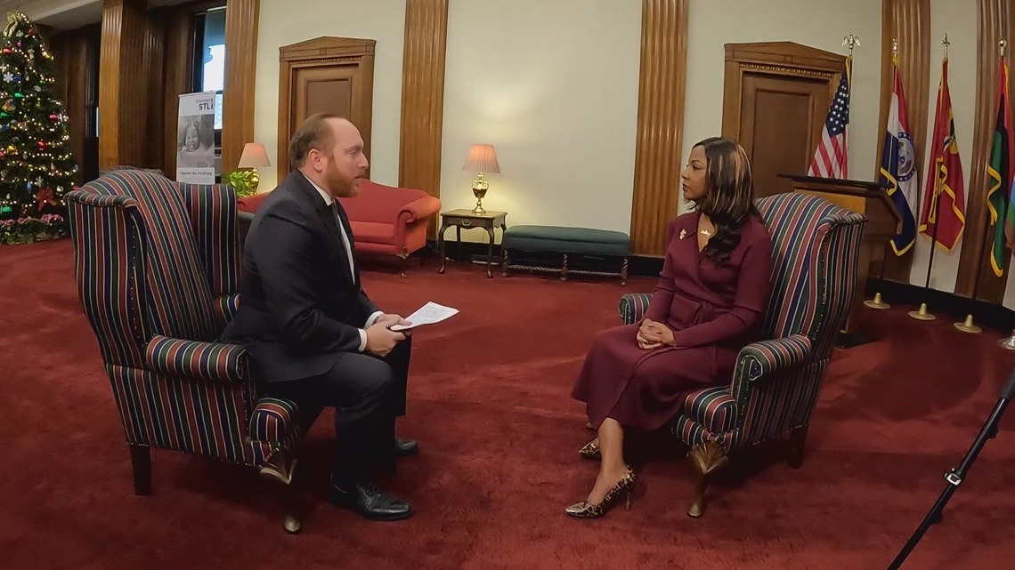 St. Louis mayor highlights decrease in violent crimes | ksdk.com