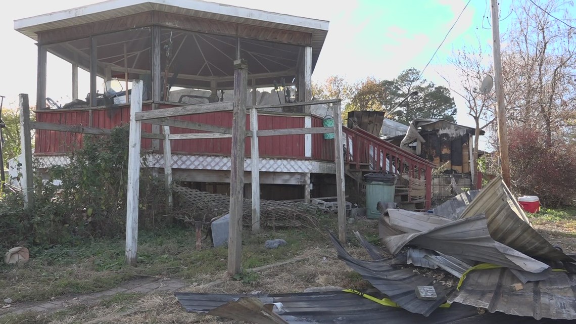 Family of 11 loses everything after fire in Jefferson County, Illinois ...