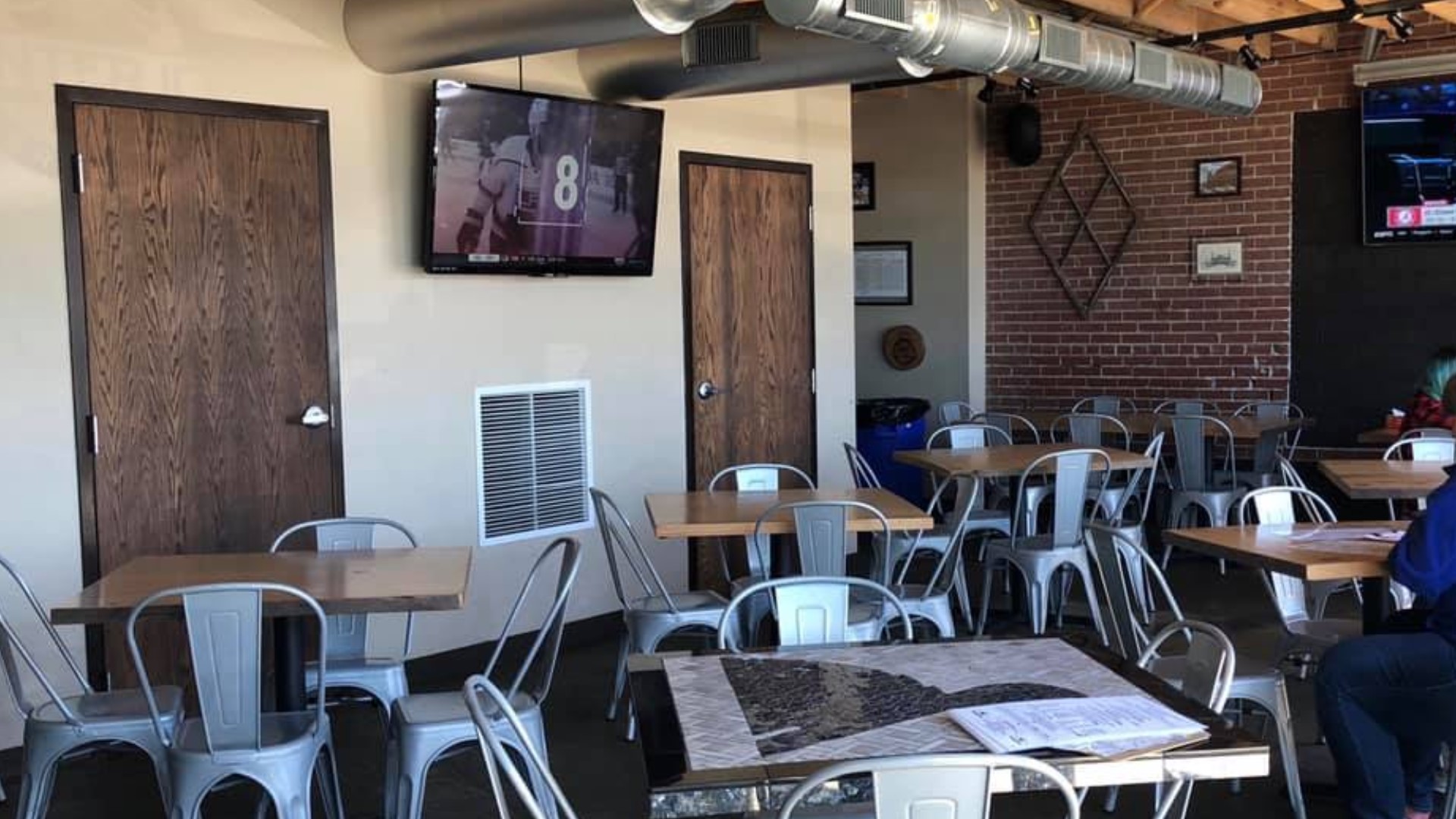St. Louis breweries | Center Ice: Best hockey bar for Blues fans | ksdk.com