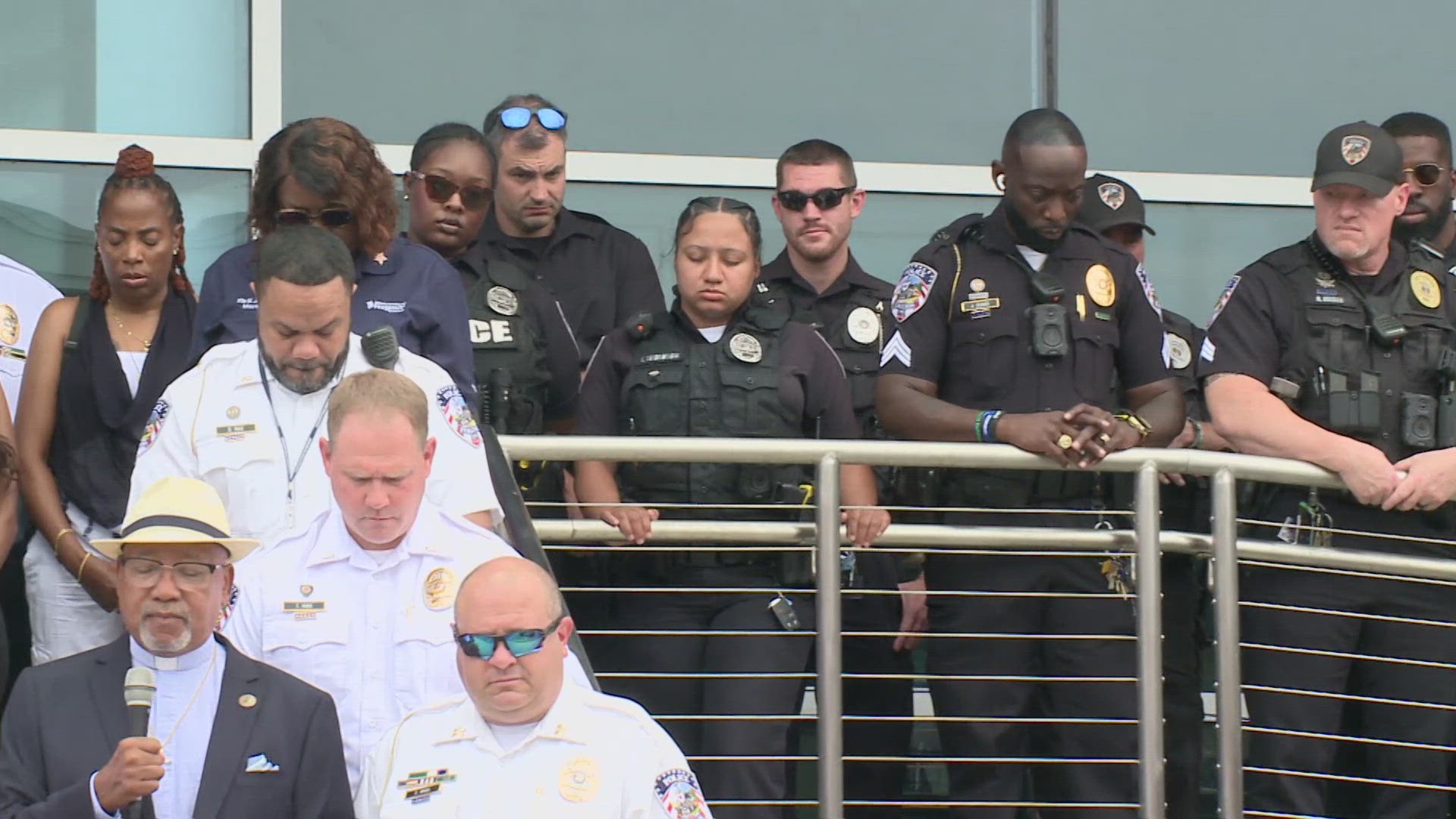 Injured Ferguson Officer Travis Brown receives Blue Heart Award | ksdk.com