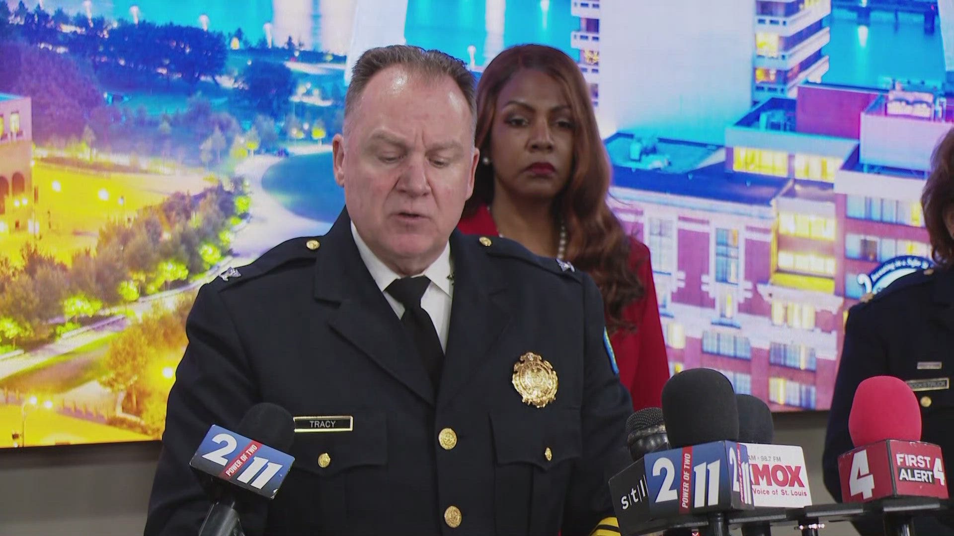 St. Louis officer critically injured on I-70 | ksdk.com