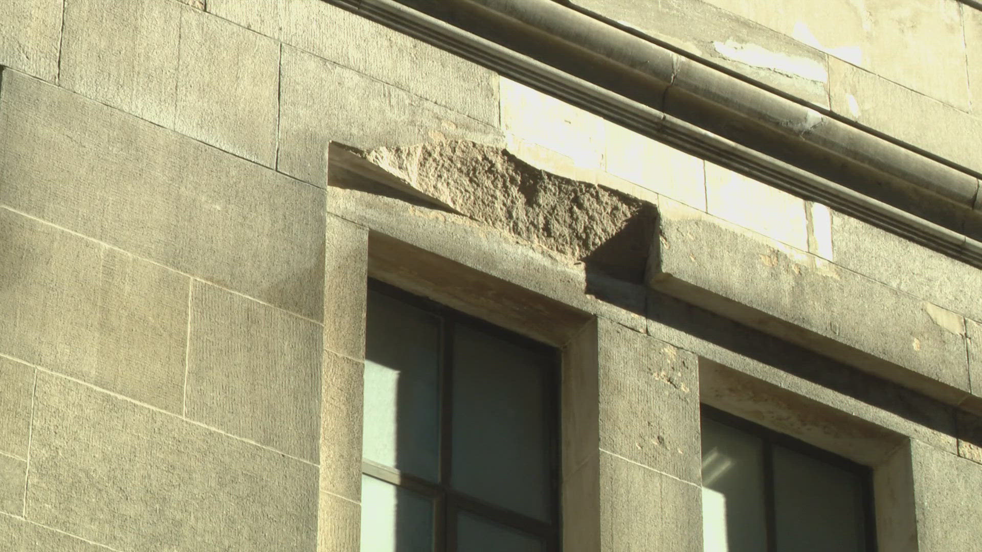 Crumbling stone falls off St. Louis police academy building downtown ...