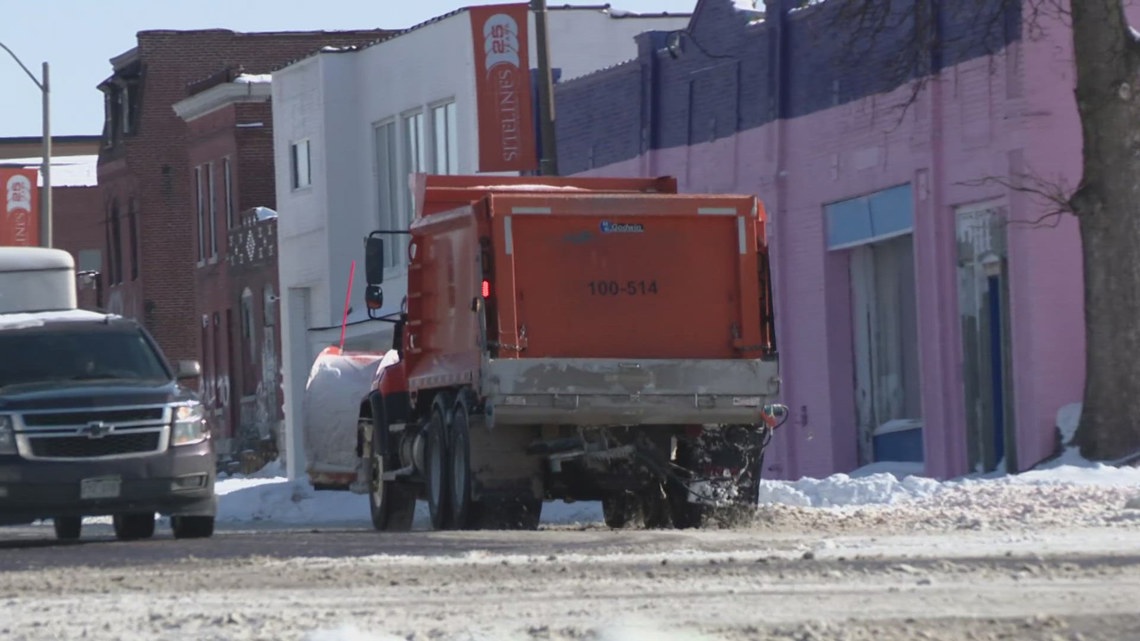 St. Louis plans to be 'back open' in 24-48 hours after the winter storm ...