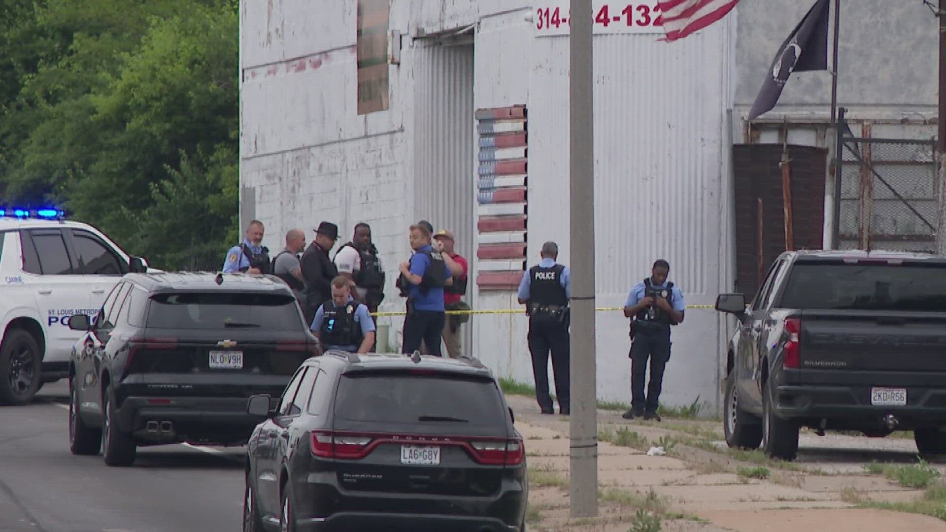 St. Louis robbery suspect shot dead by police and FBI | ksdk.com