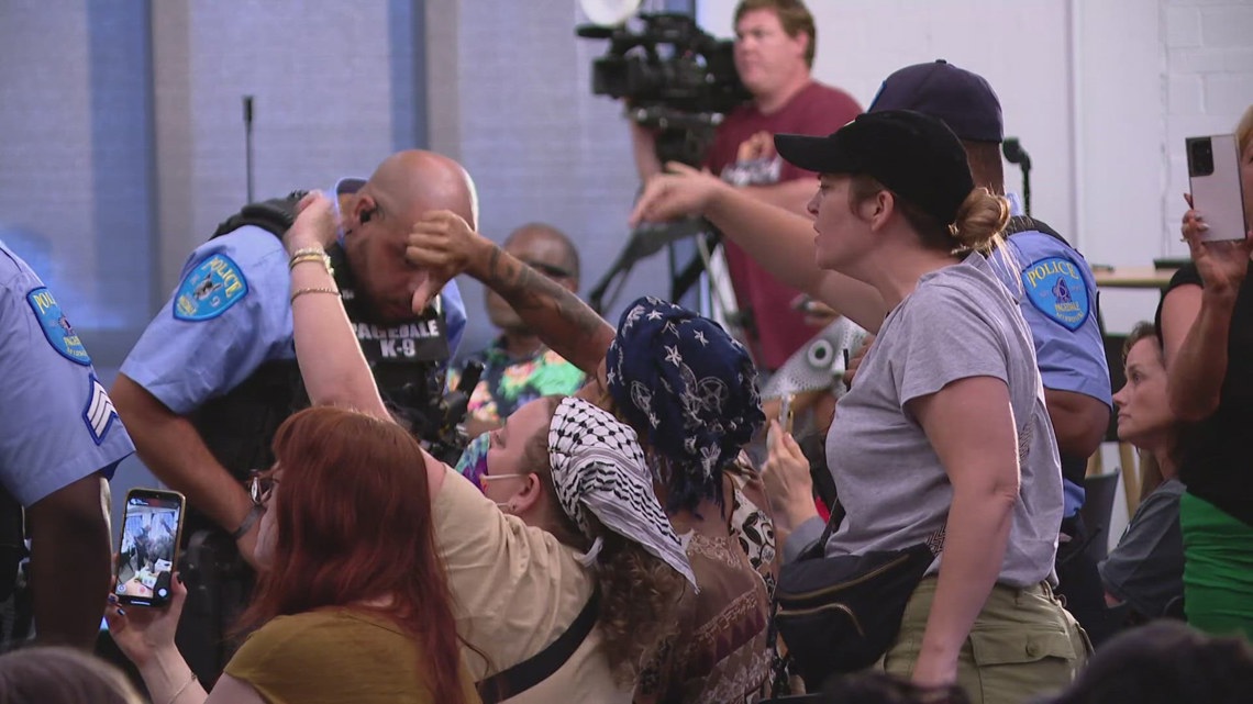 Rep. Wesley Bell faces heated debate in St. Louis town hall | ksdk.com