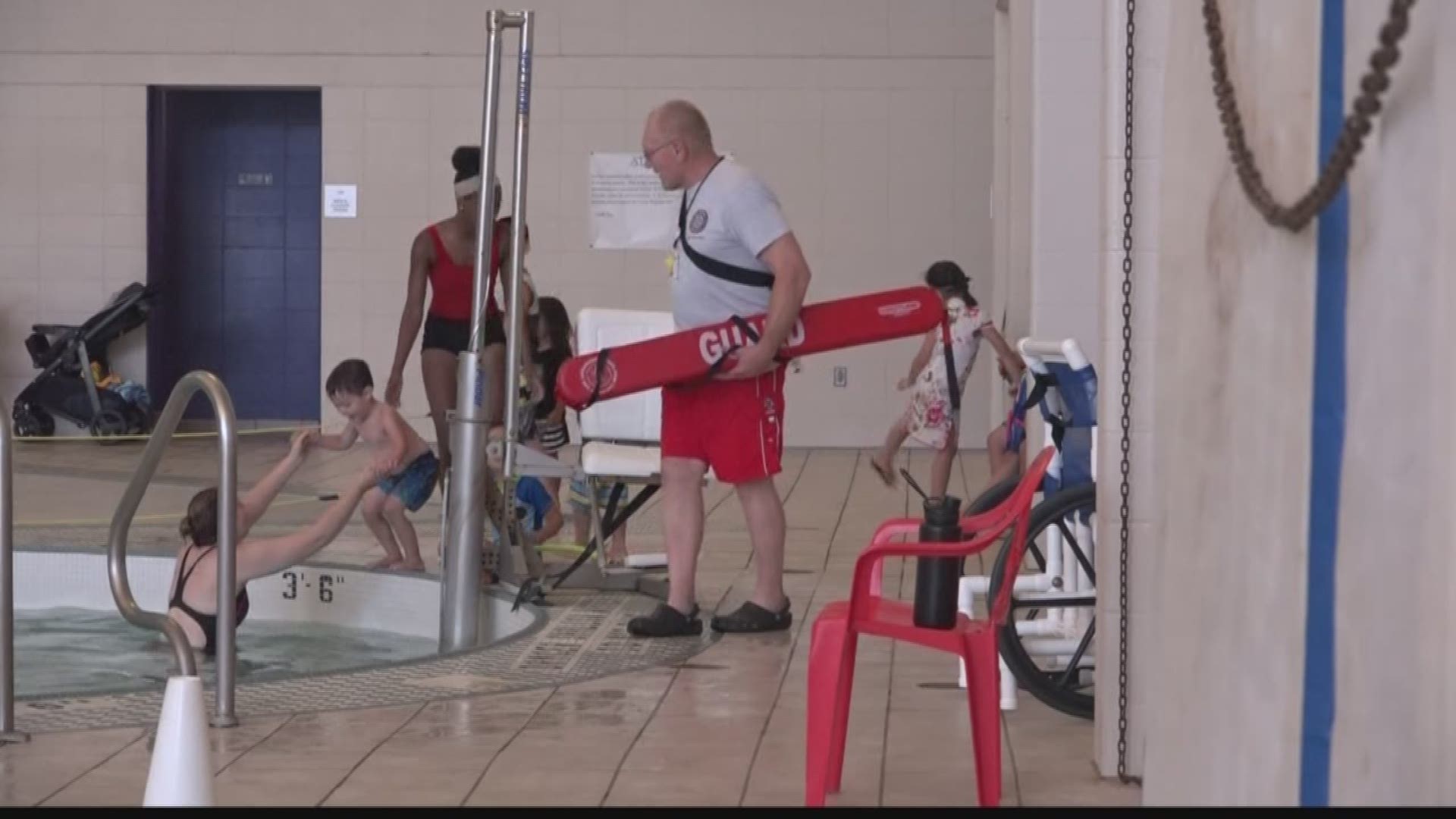 69-year-old man lifeguards in St. Peters to stay active | ksdk.com