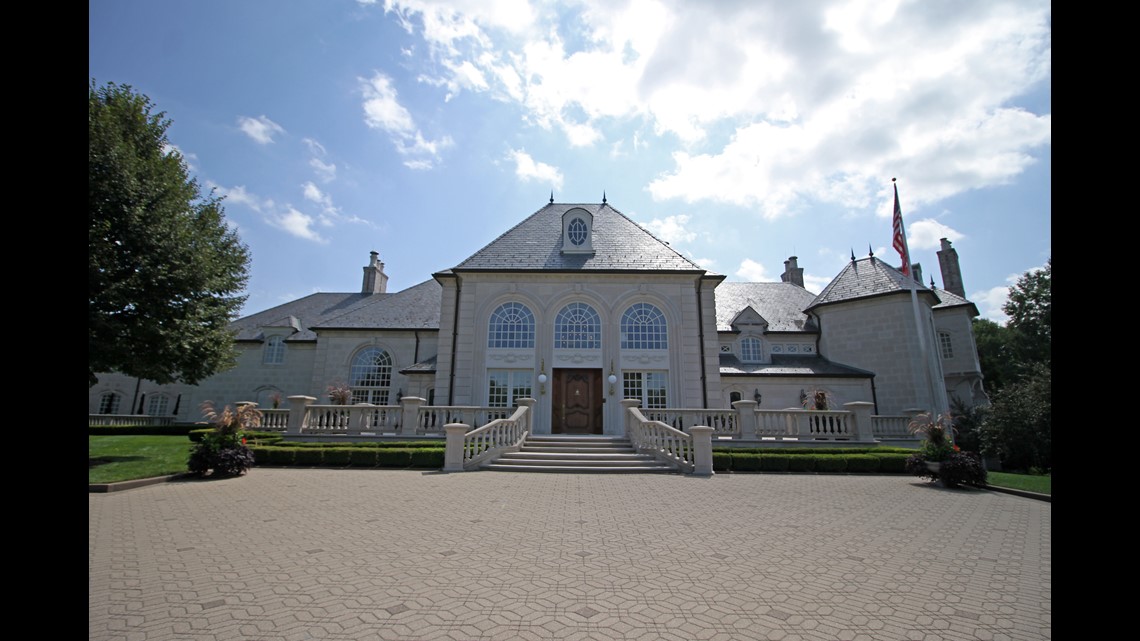 Peek inside a $10.7M house in Ladue | ksdk.com