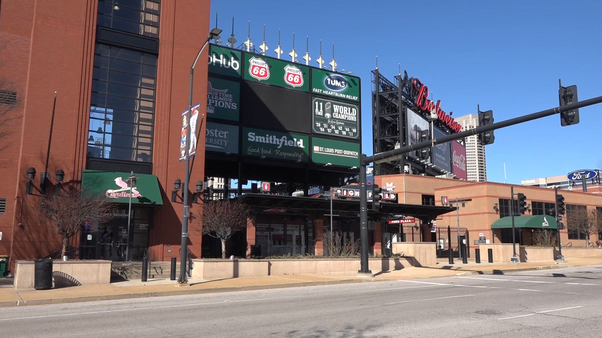 Bus service to Cardinals games resumes from Metro East | ksdk.com
