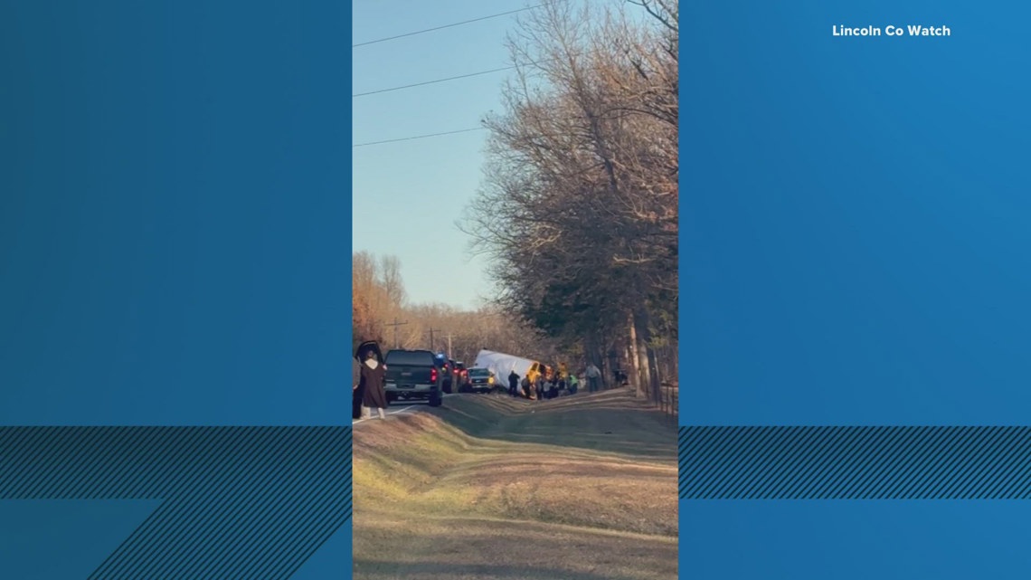 2 injured in school bus crash in Lincoln County | ksdk.com