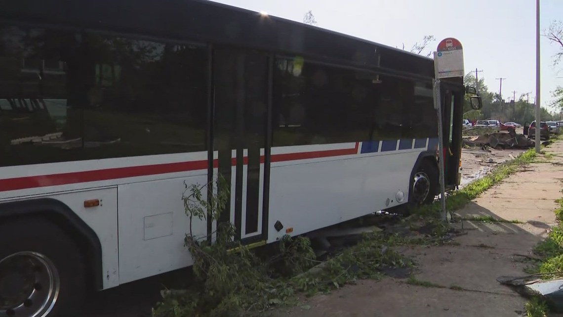 Injuries reported in bus during St. Louis storm | ksdk.com