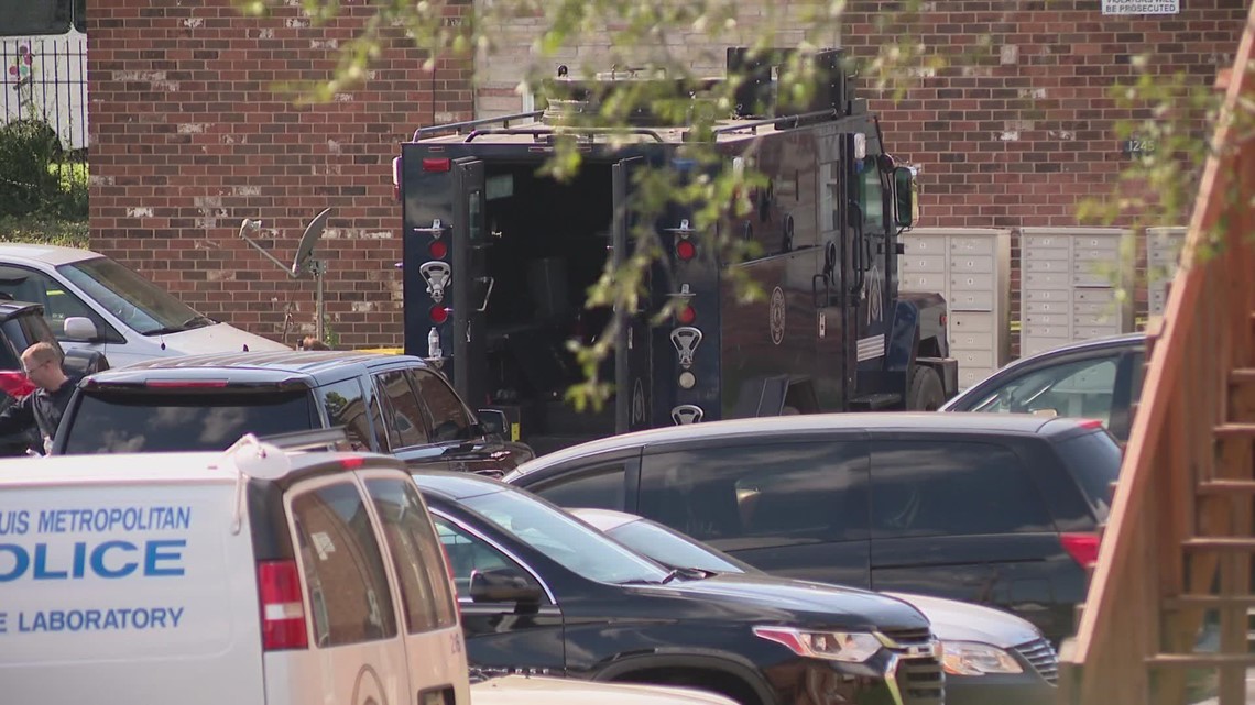 Calls to release bodycam footage after black man dies by police | ksdk.com
