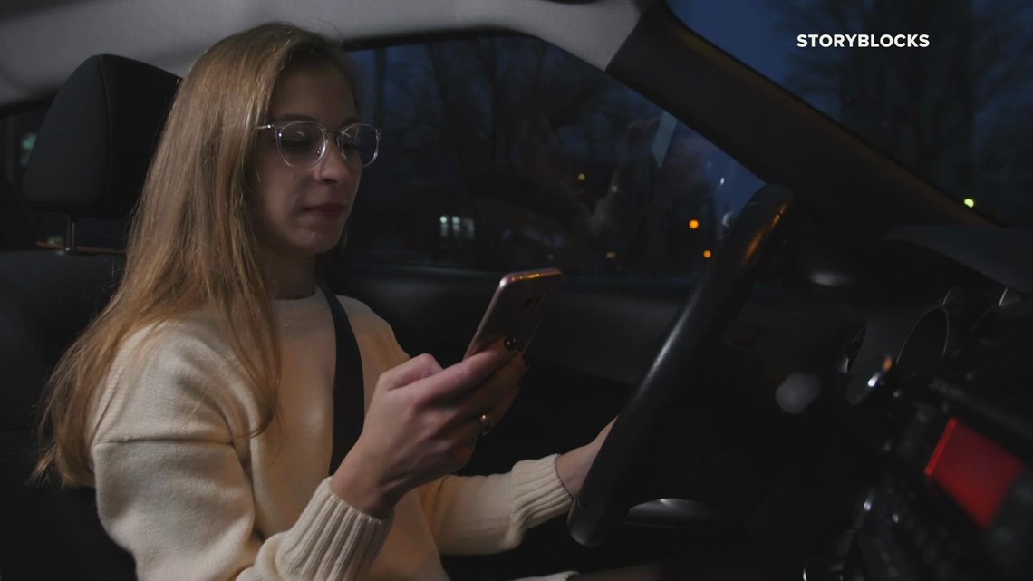 Missouri lawmakers debate new distracted driving bills | ksdk.com