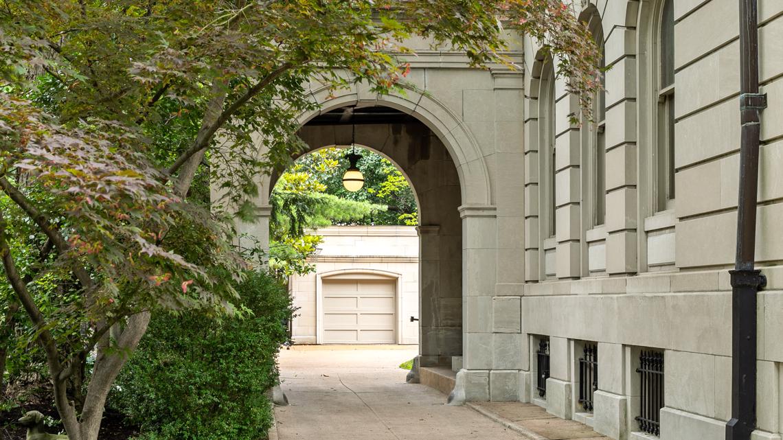 STL homes | St. Louis mansion for sale was once a speakeasy | ksdk.com