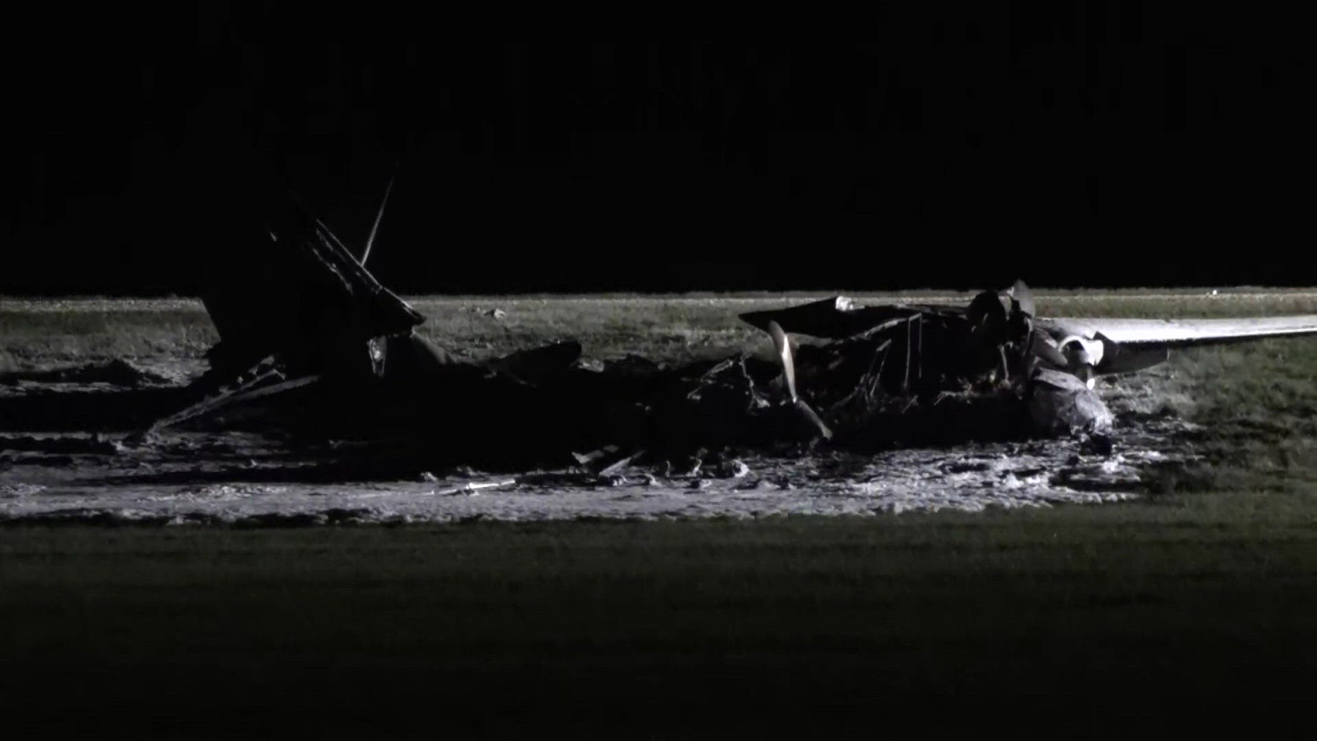 Police identify pilot killed in plane crash at Spirit of St. Louis ...