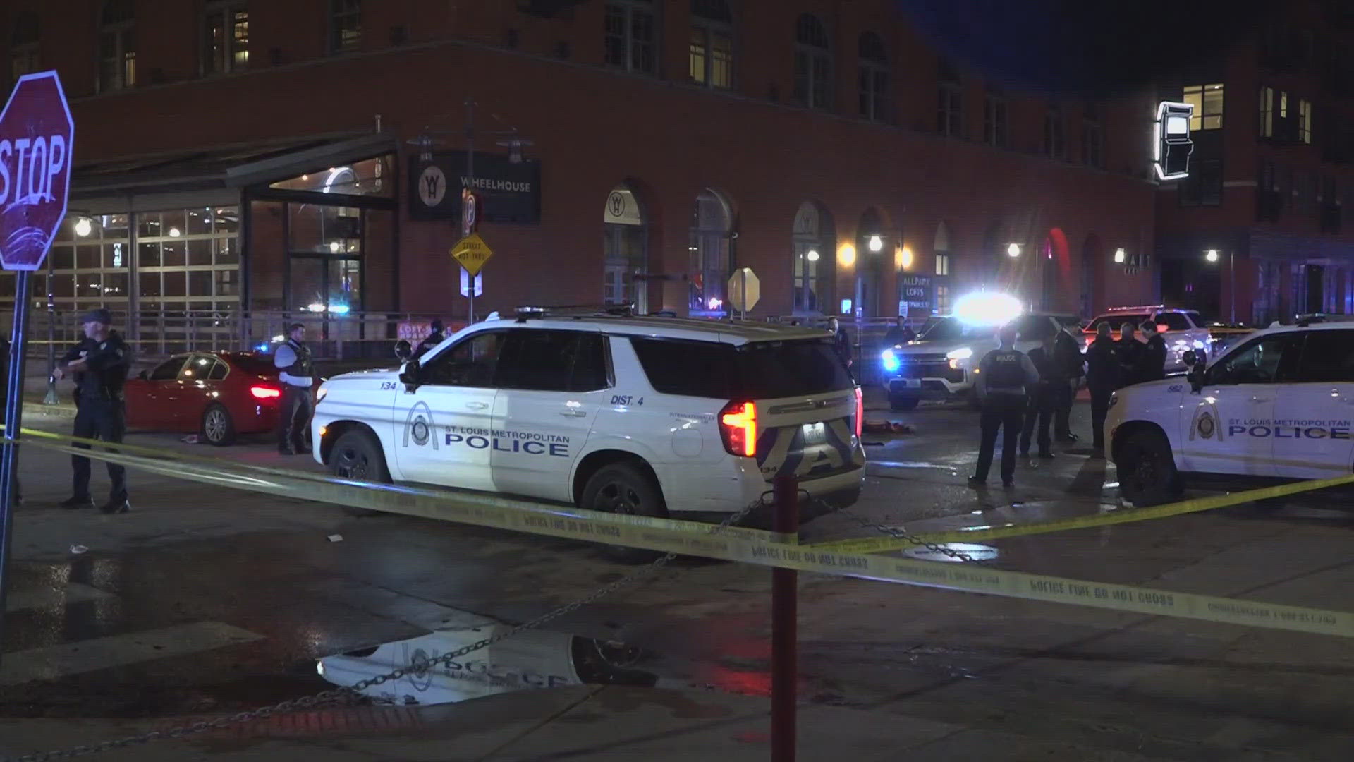 Security guard shoots, kills person at downtown St. Louis bar | ksdk.com