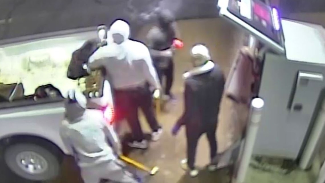 St. Louis County | Thieves rip open ATM with truck chains | ksdk.com