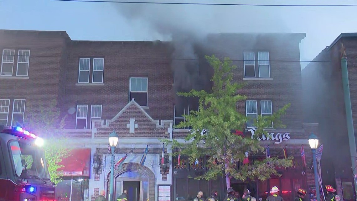 Crews battle fire at Delmar Loop business | ksdk.com