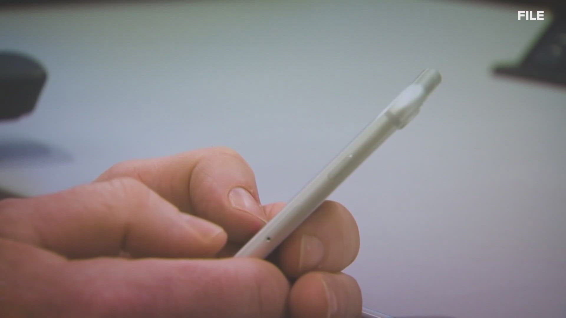 Missouri schools ban student cell phone use | ksdk.com