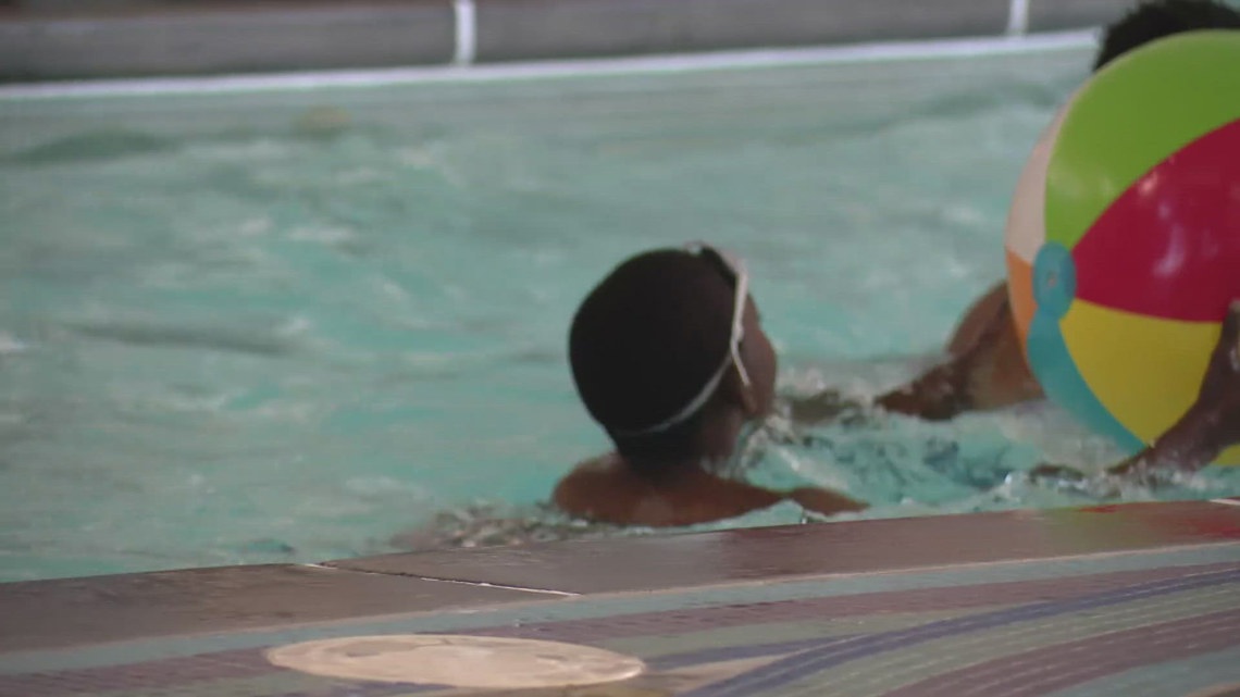 Confluence Academy, O'Fallon Park YMCA use swim lessons to fight racial disparity | ksdk.com