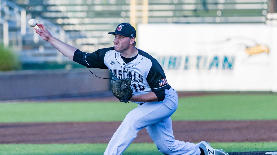 Cardinals sign River City Rascals pitcher Dalton Roach | ksdk.com