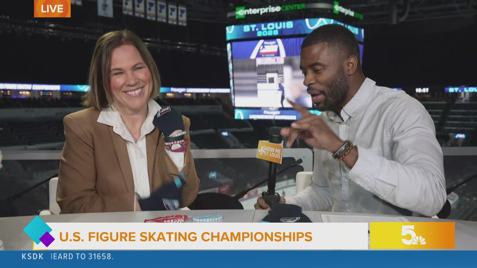 'Meet Me in St. Louis' gloves unite fans, mark event's community impact ...