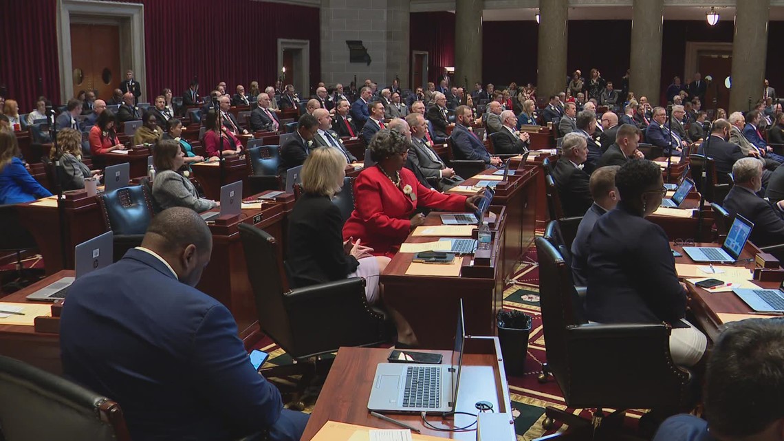 Missouri House discusses 'right to bare arms' in women's dress code ...