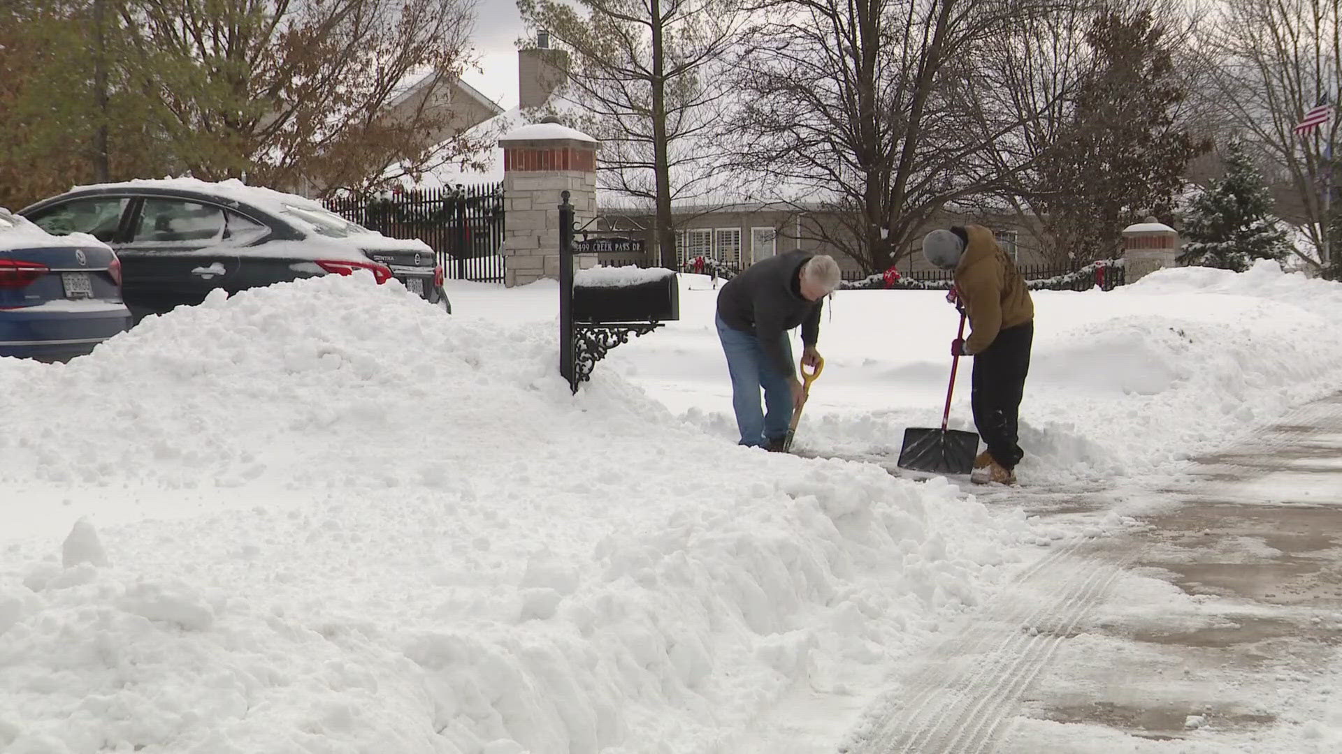 St. Louis winter storm 5 p.m. update: Sleet and snow to stick around | ksdk.com