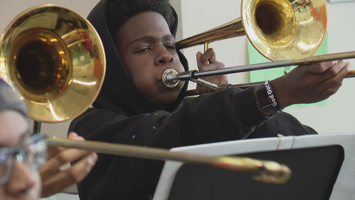 Play It Forward gives instruments to those in need | ksdk.com
