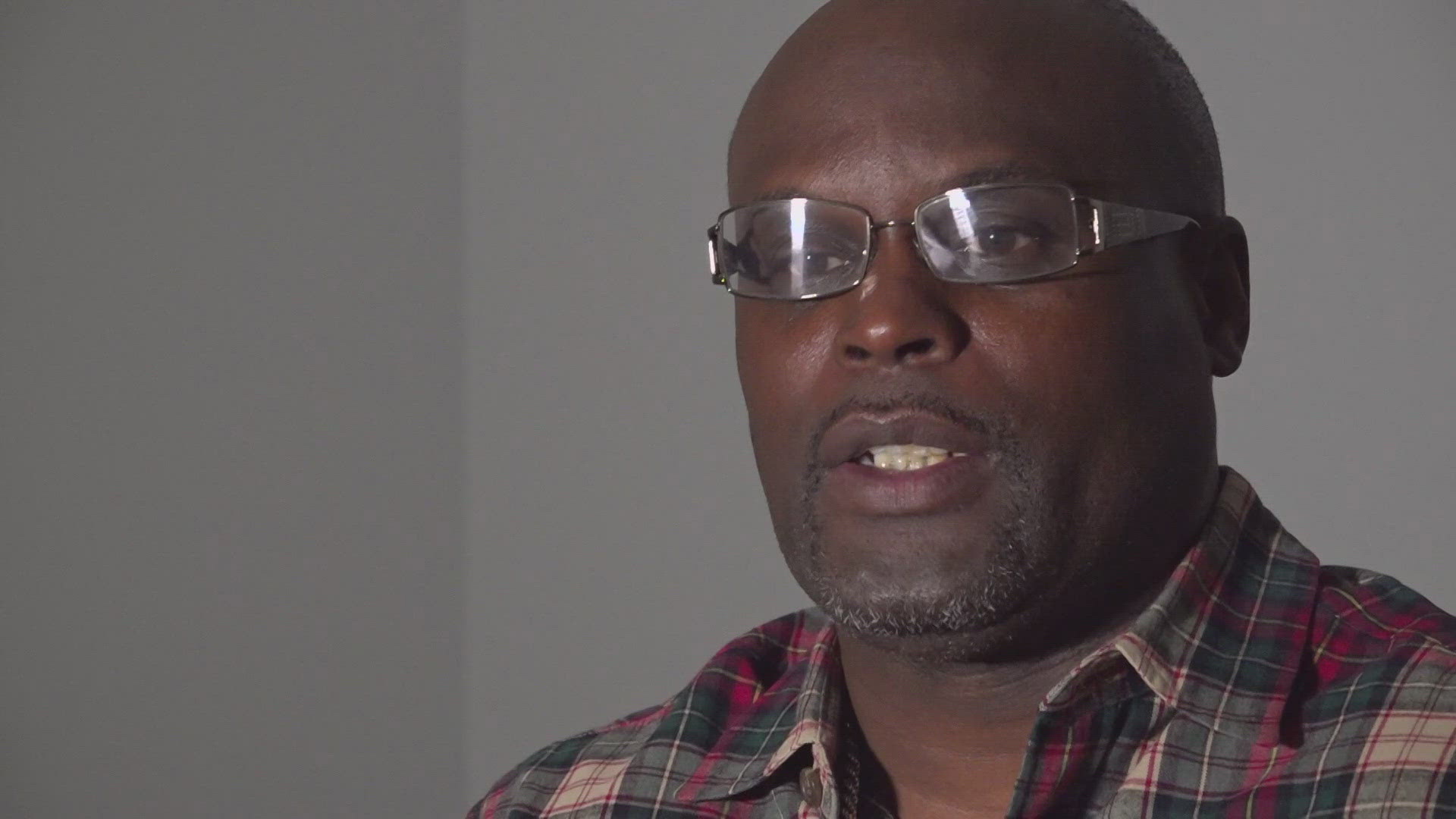 Ex-inmate Bobby Bostic inspires teens with life lessons | ksdk.com