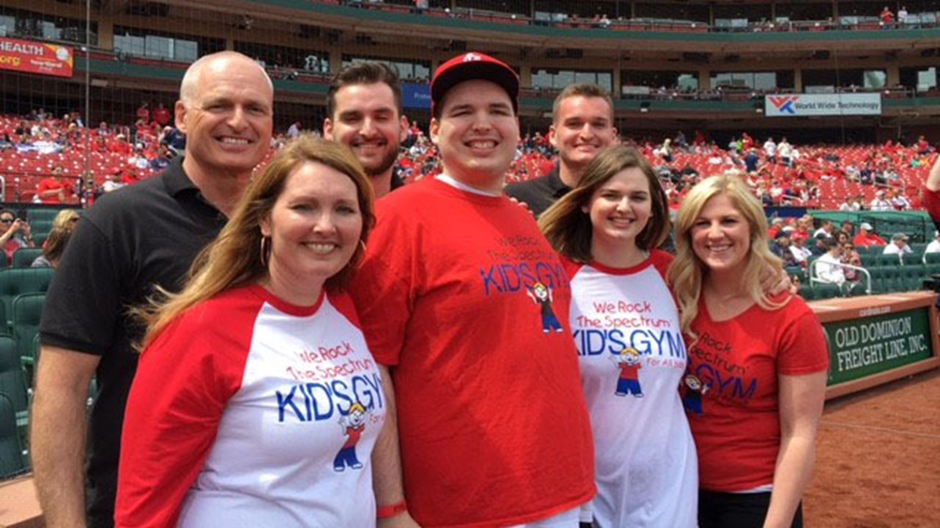 Cardinals raise awareness about autism at Saturday game | ksdk.com